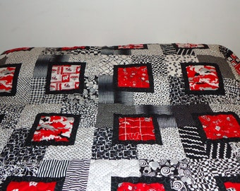 Popular items for themed quilts on Etsy