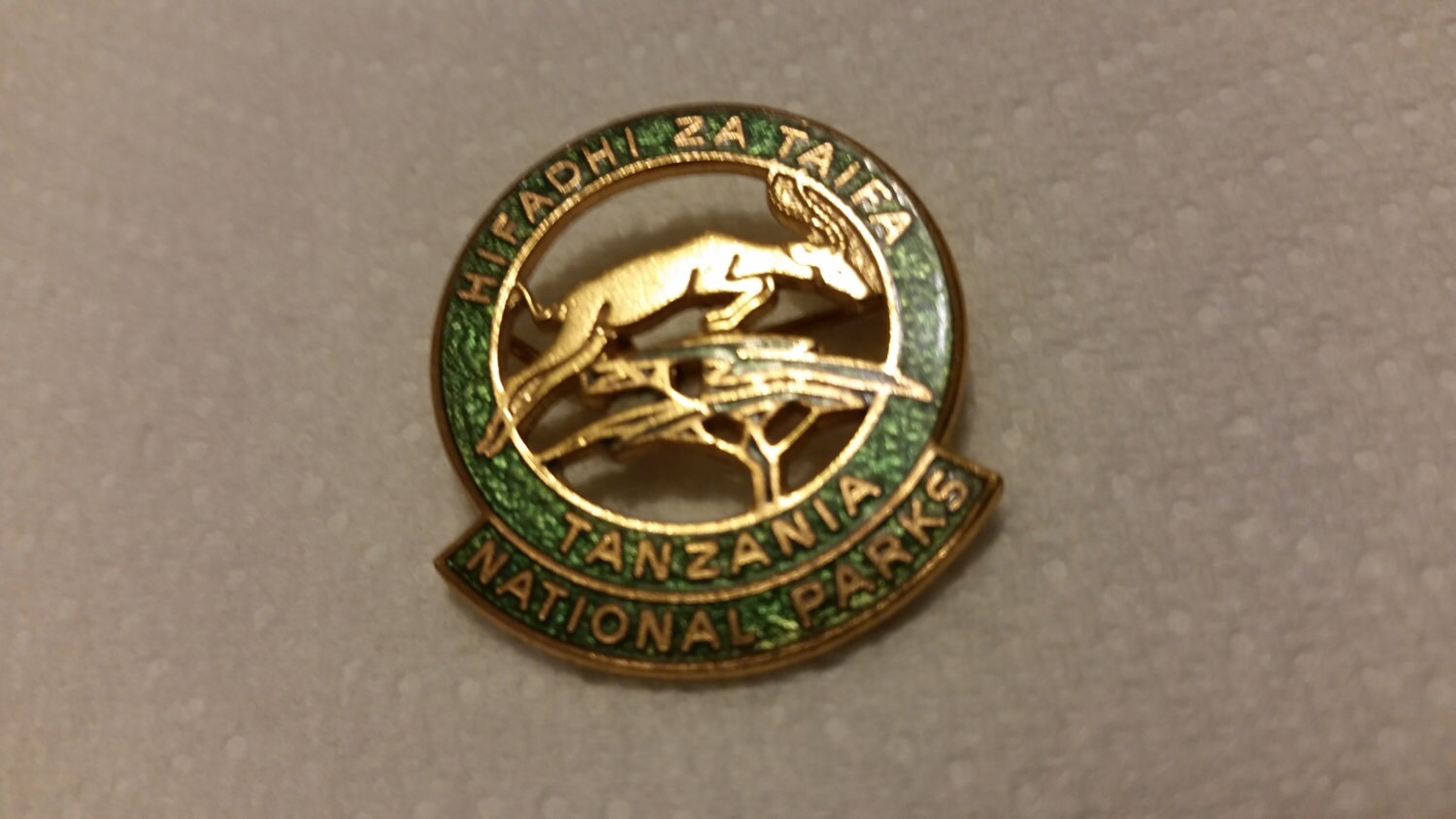 Tanzania National Park pin from the 1980s – Haute Juice