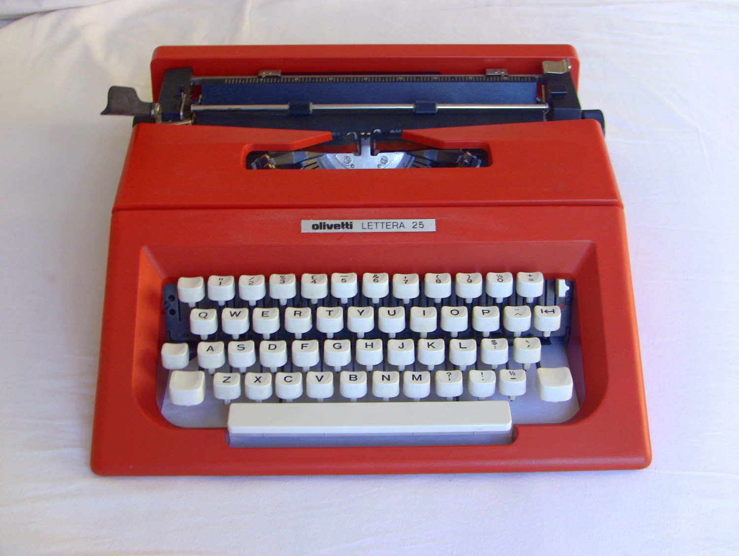 Red Olivetti Lettera 25 (College) Typewriter Qwerty – Vintage Manual ...