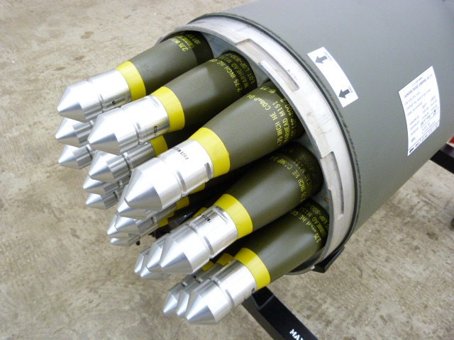 Museum quality LAU-3/a 19-shot 2.75 Folding-Fin Aerial