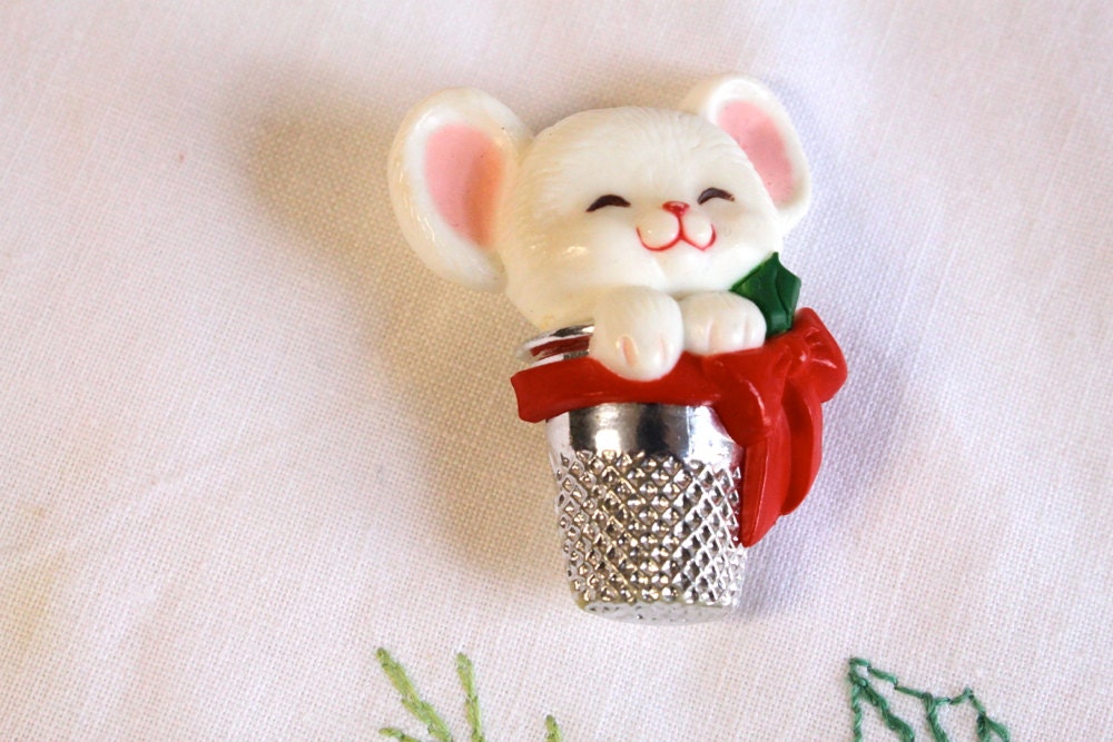 Vintage 1983 Hallmark Christmas Mouse in silver thimble with red ribbon ...