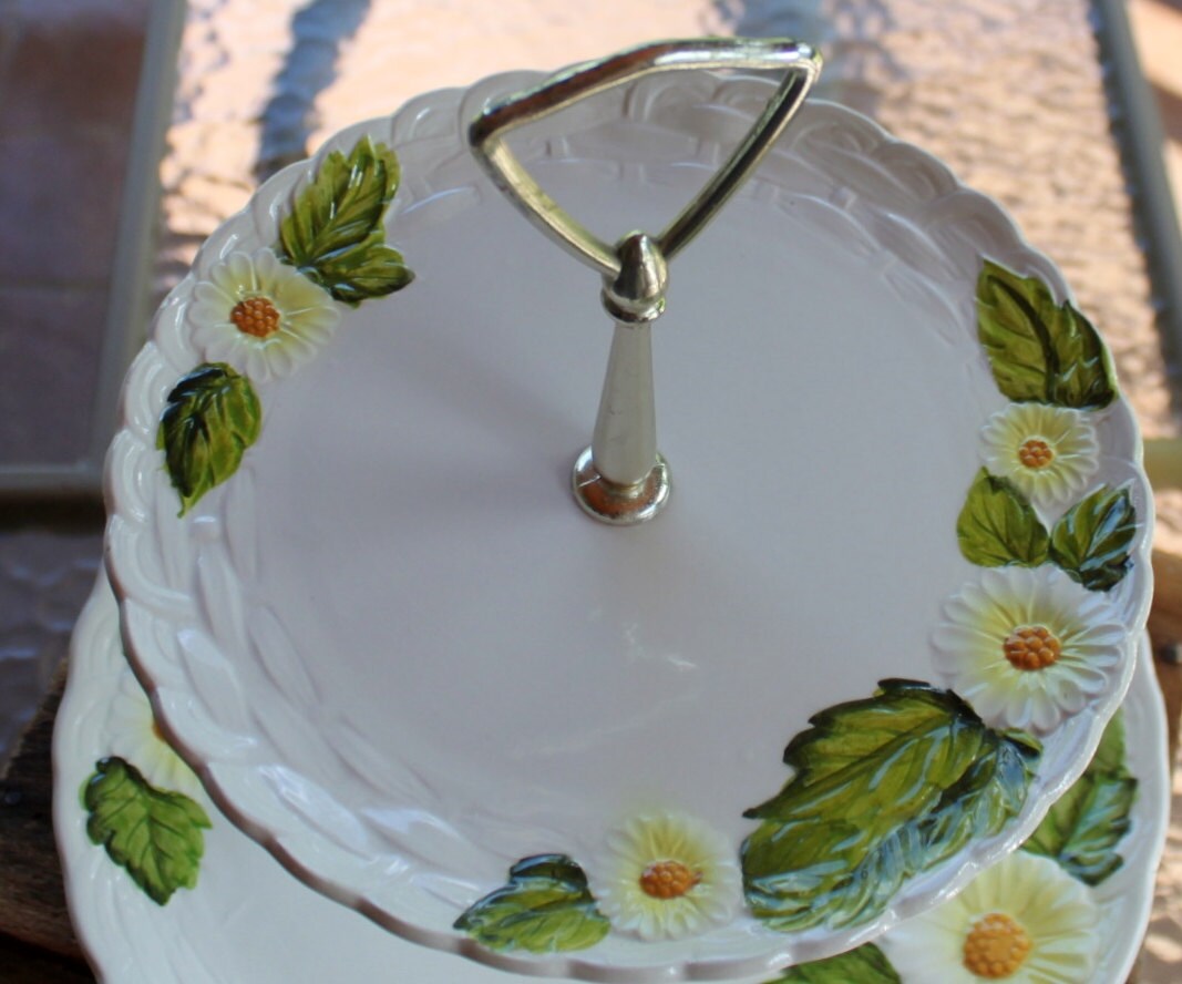 Lefton China 2 tier Tidbit Tray * Rustic Daisy Pattern * White Floral ...