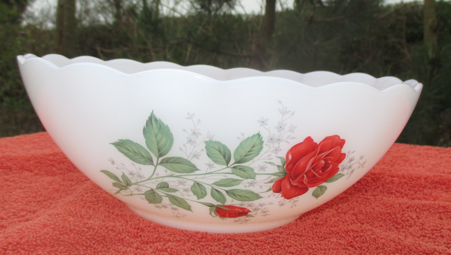 intage Arcopal France Bowl Dish Swirled Milk Glass Romantic Red Rose ...