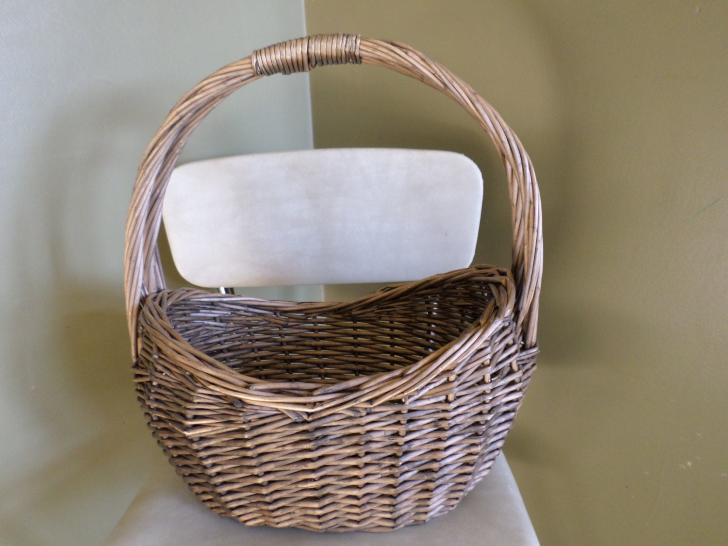 Brown Oval Shaped Large Rustic Vintage Wicker Basket with Handle Cabin ...
