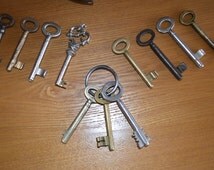 Popular items for vintage skeleton key on Etsy