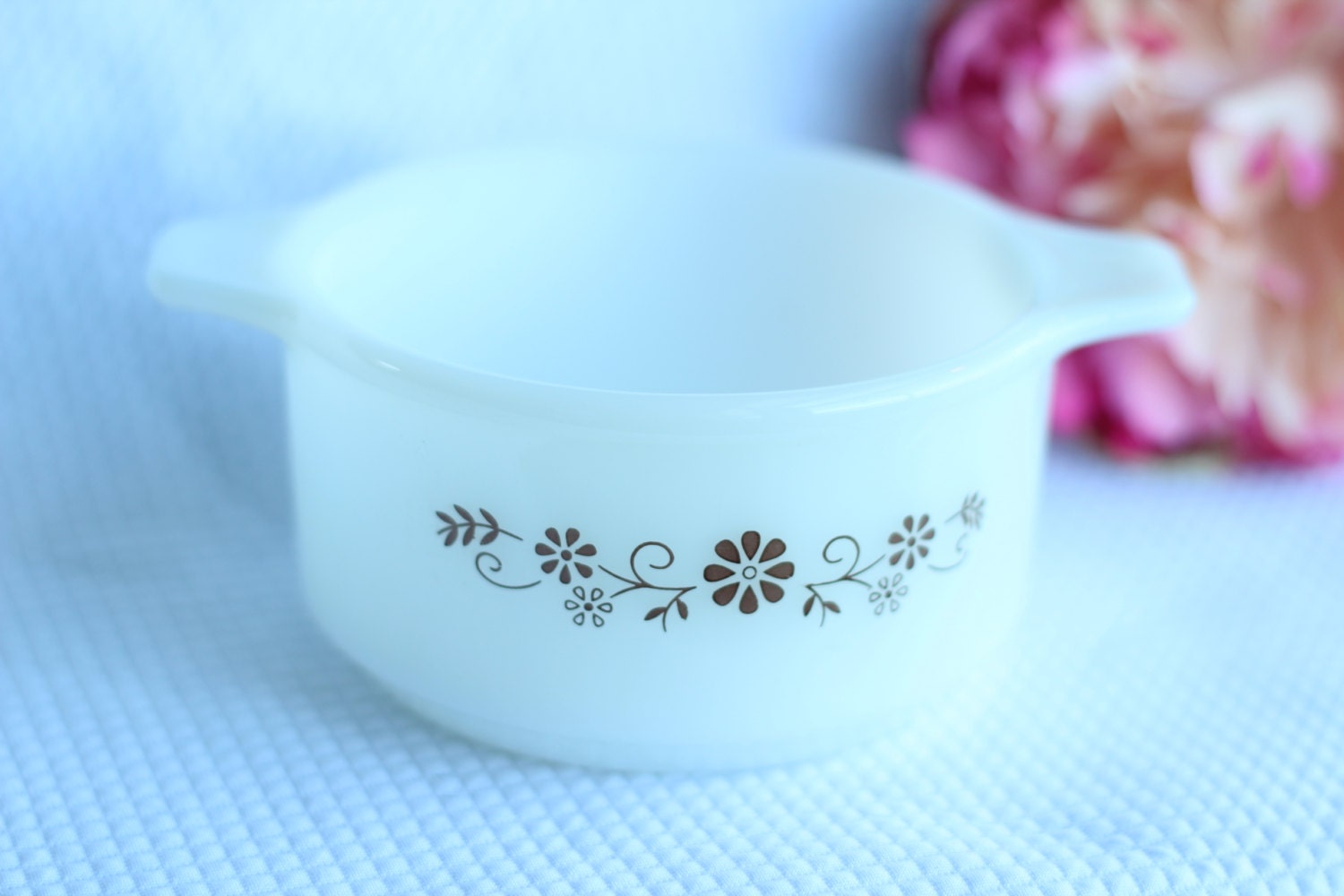 Vintage Dynaware Pyrex Dish with Brown Floral design – Haute Juice