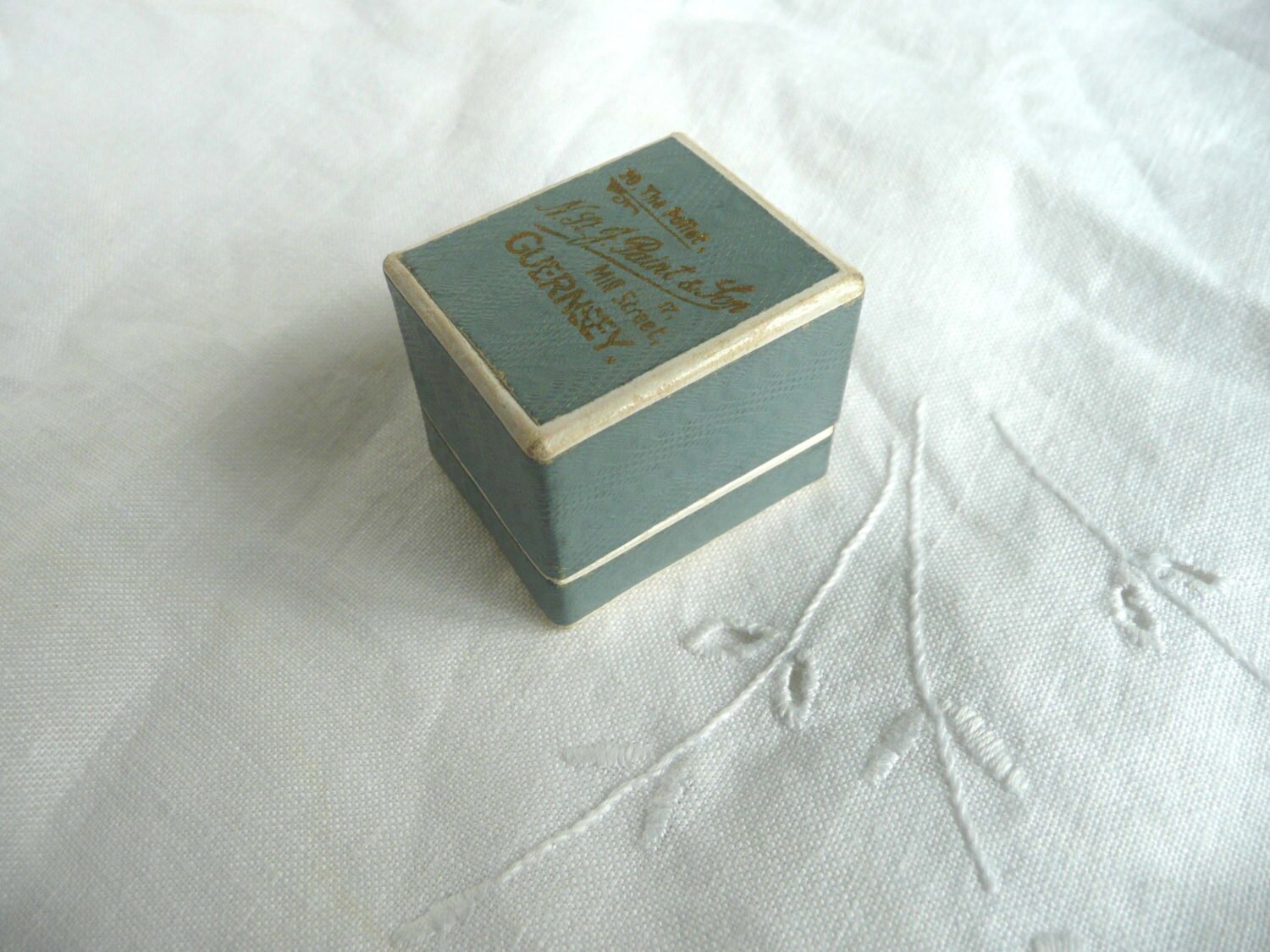 Vintage ring box – antique ring box – vintage jewellers box – blue and ...