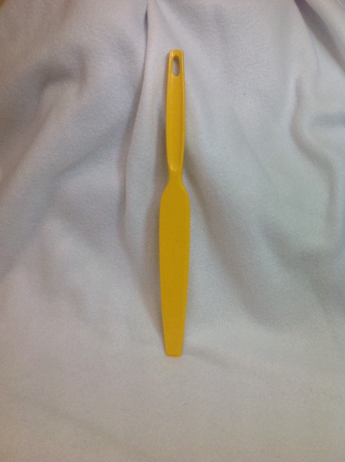 Vintage Foley Nylon Plastic Retro Gold Yellow Serrated Edge Serving ...