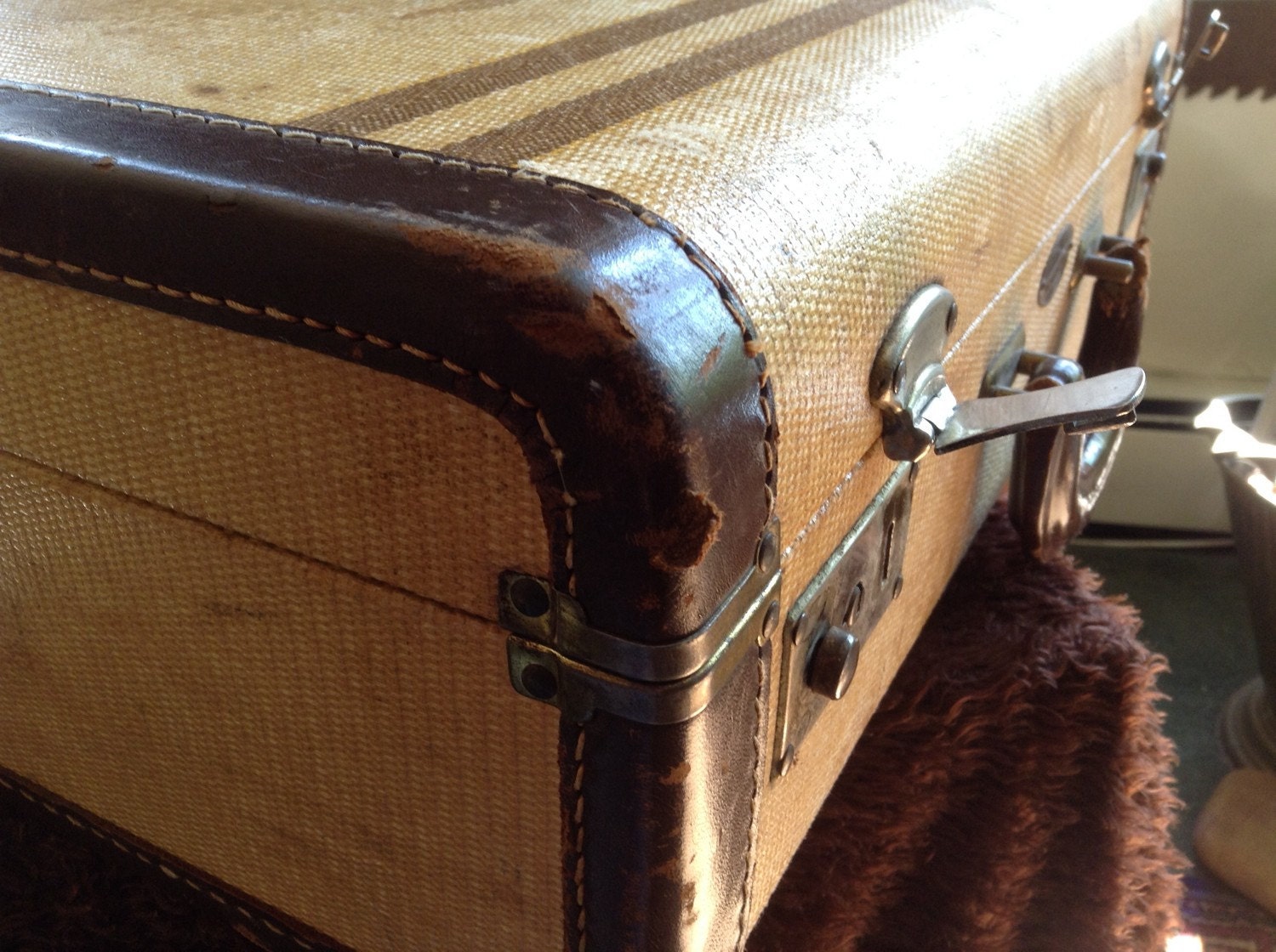 Vintage Straw and Leather Striped Train Case Suitcase – Haute Juice