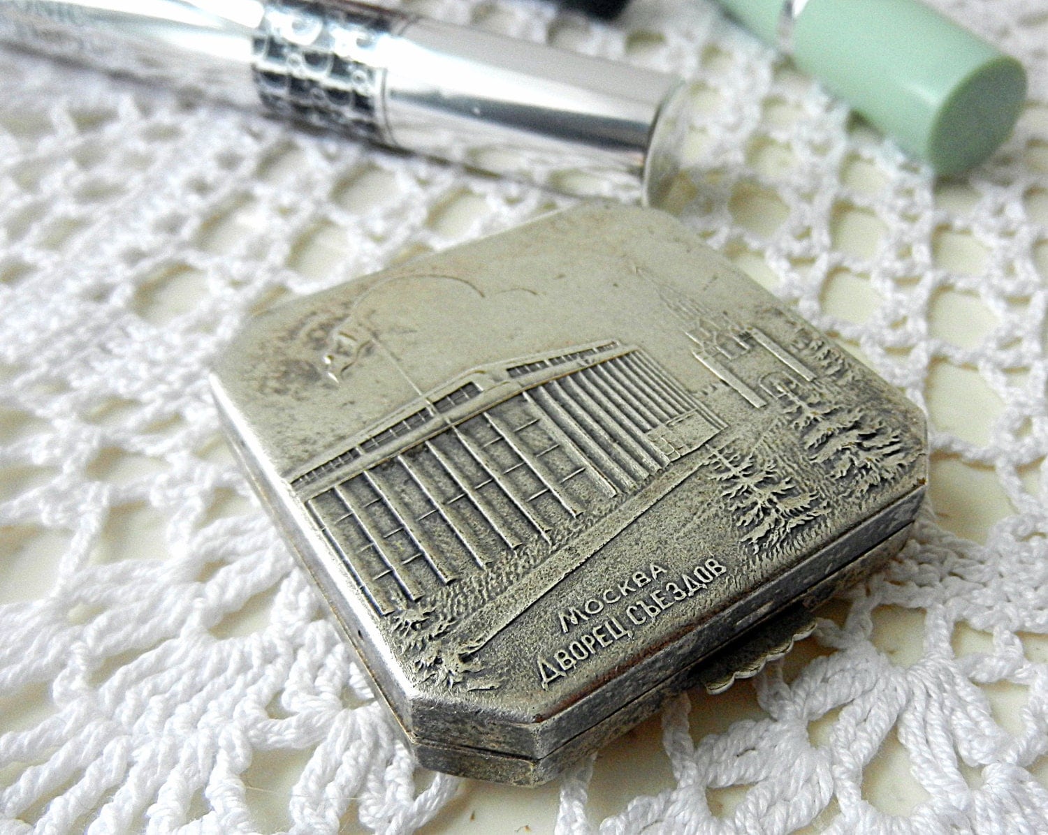 1950 USSR Russian Soviet Vintage Powder Box Compact Moscow, Kremlin ...