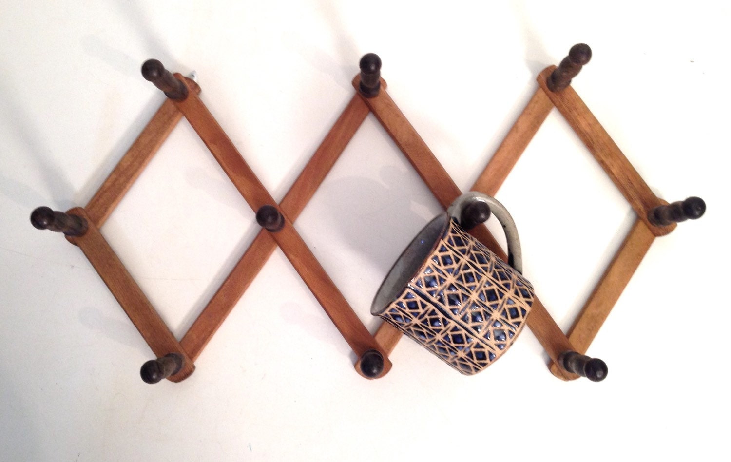 vintage peg rack – wooden mug cup rack – ten peg accordian folding ...