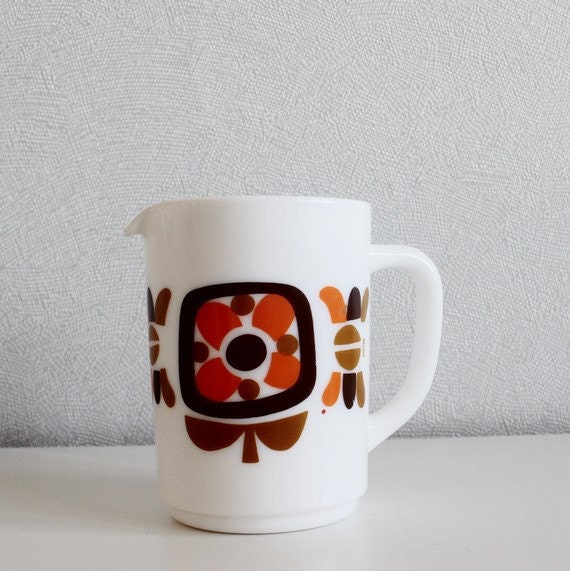 ARCOPAL ‘Mobil’ promotional jug, pitcher, 1970s // C060 – Haute Juice