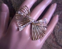 Popular items for gold bow ring on Etsy
