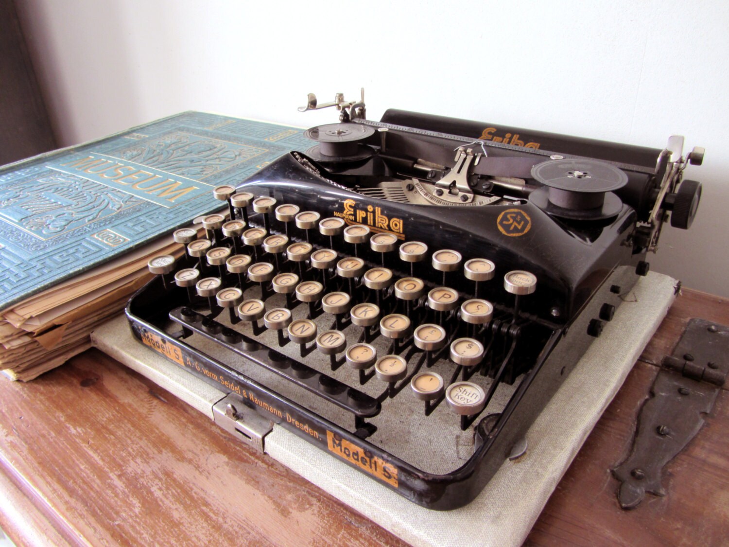 Smart Erika Model S Typewriter- Working – oldschooltypers