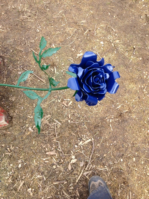 Items similar to Metal Roses on Etsy