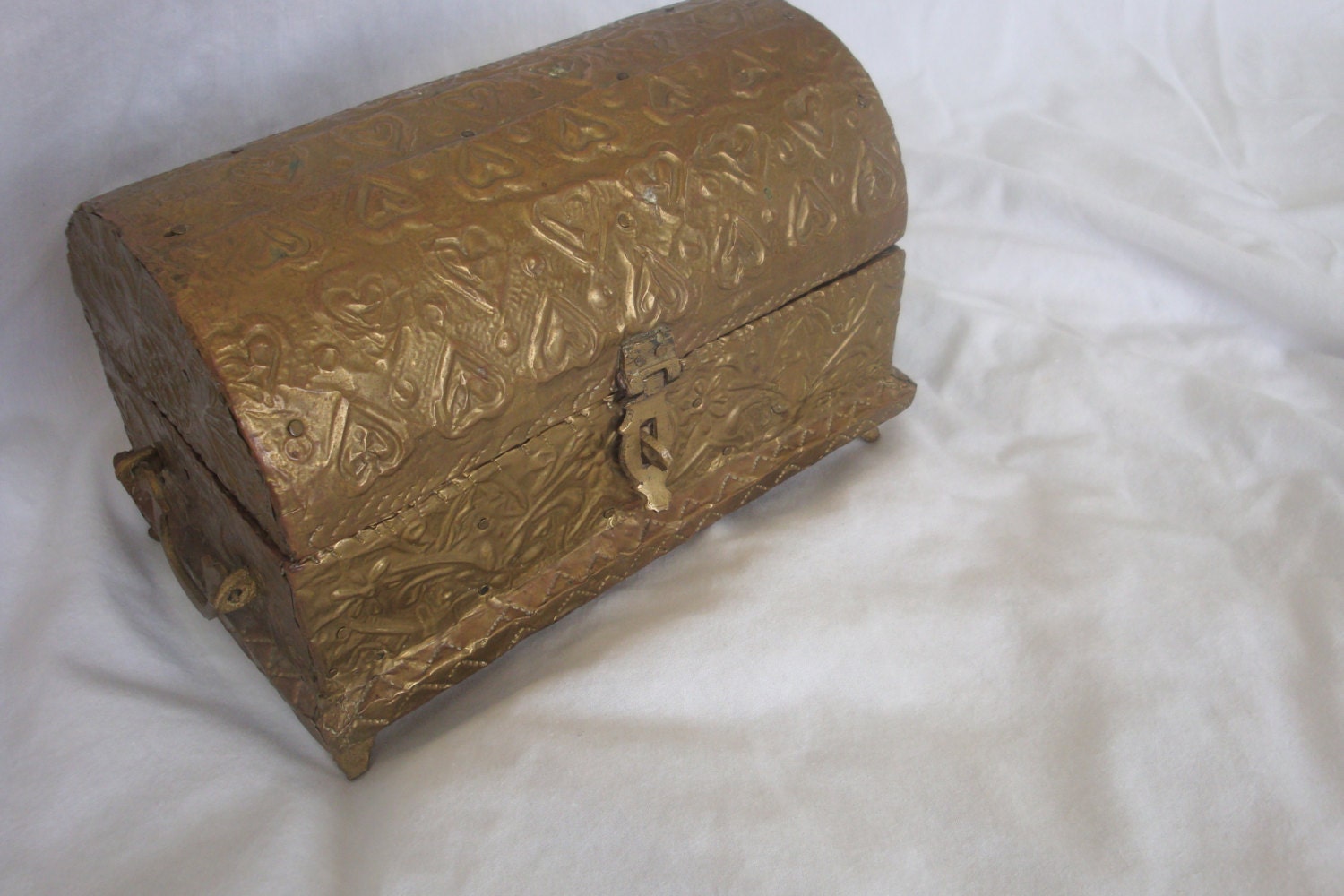 Jewelery box, treasure chest, embossed brass box – Haute Juice