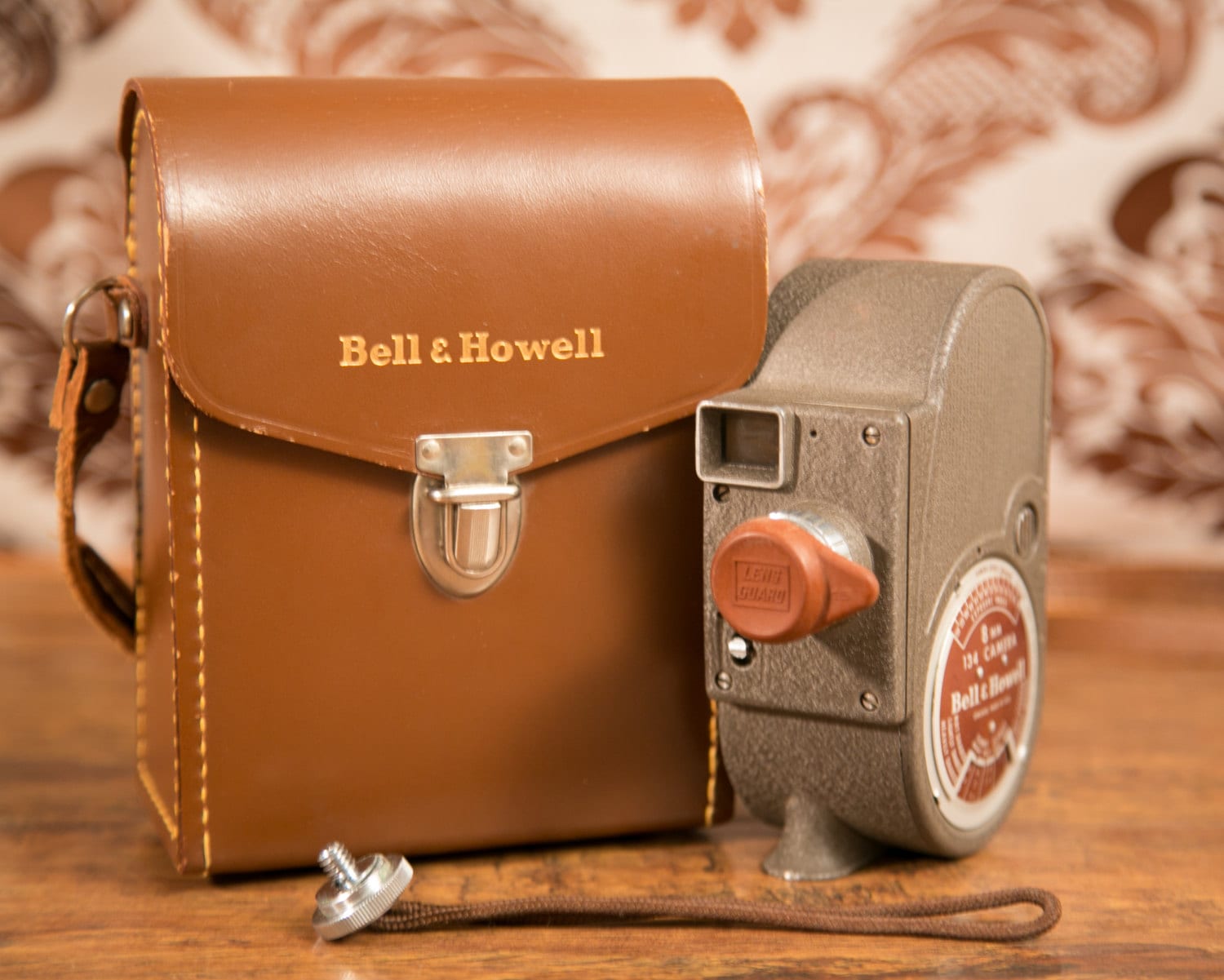 Bell & Howell 8mm 134 Movie Camera with Case GREAT