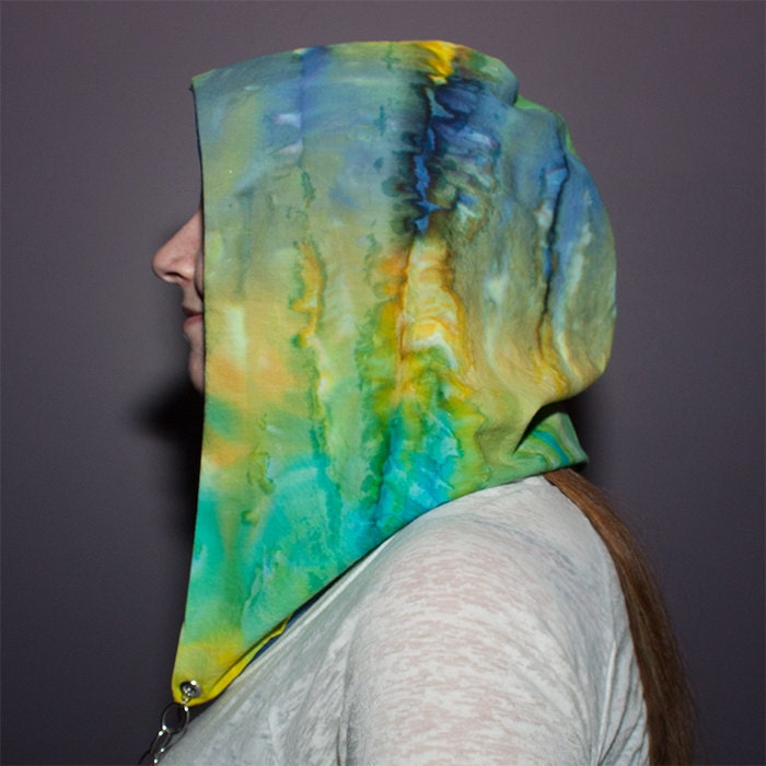 Festival hood reversible with interchangeable chain