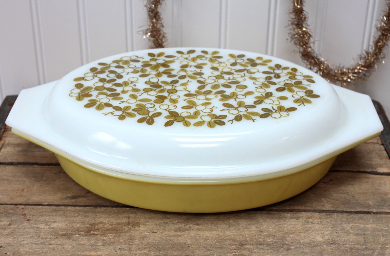 Vintage Pyrex Verde Divided Dish Casserole Green Retro Mod Mid Century ...
