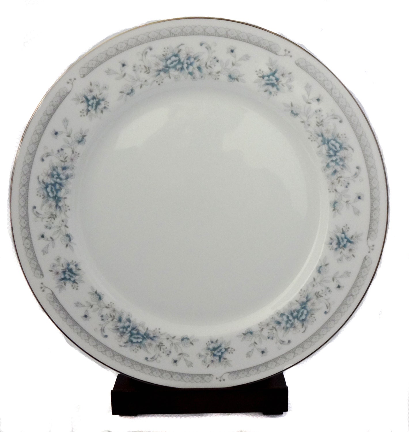 American Limoges Salem Heritage Collection Bridal Bouquet