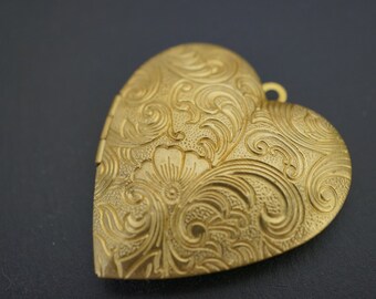 Heart locket | Etsy