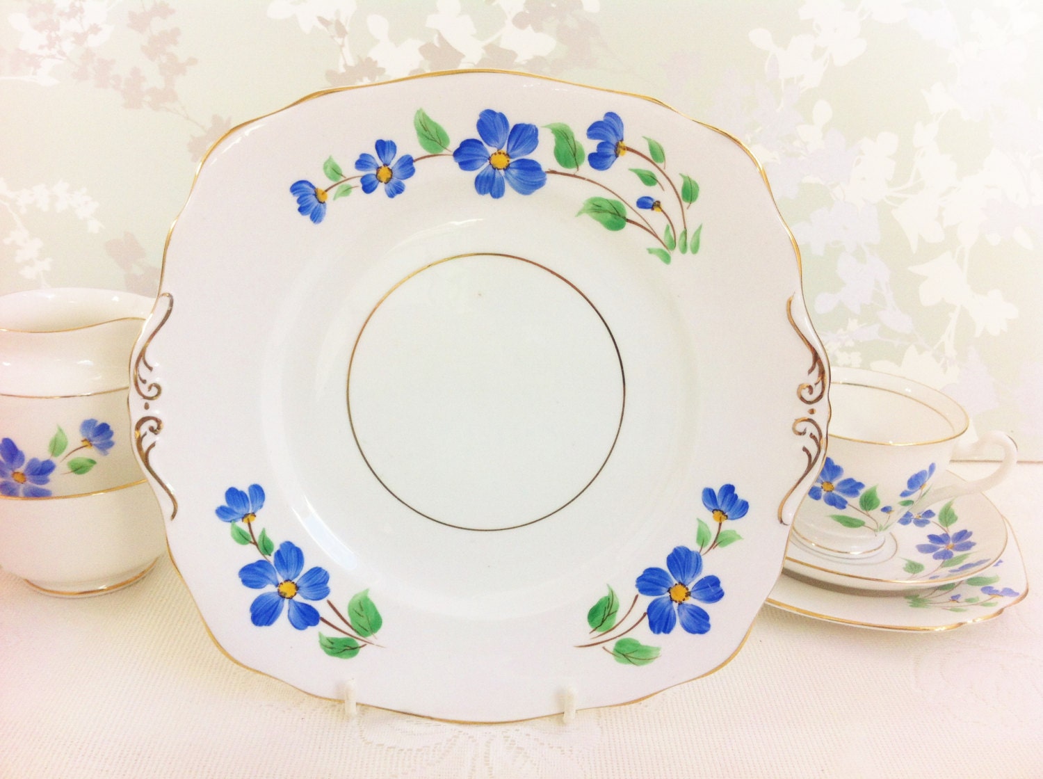 Lovely Vintage Cake Plate with Hand Painted Blue Flowers. – Haute Juice