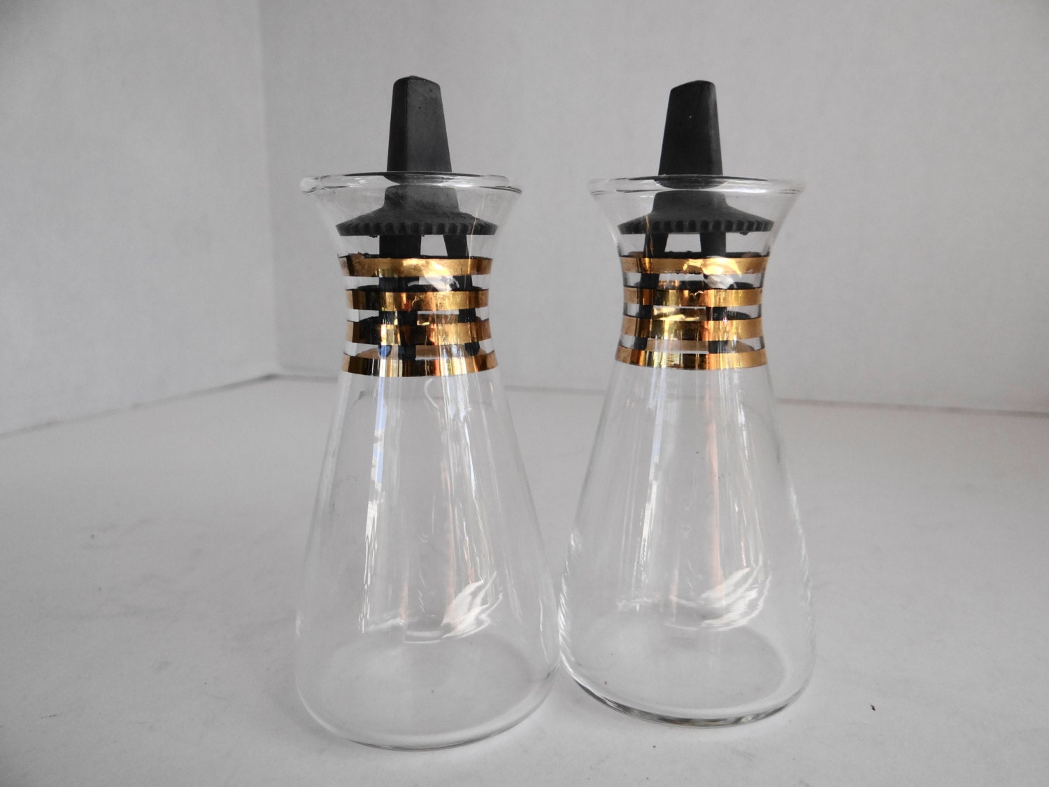 Vintage Mid Century Pyrex Atomic Glass with Gold Trims – Bakelite ...