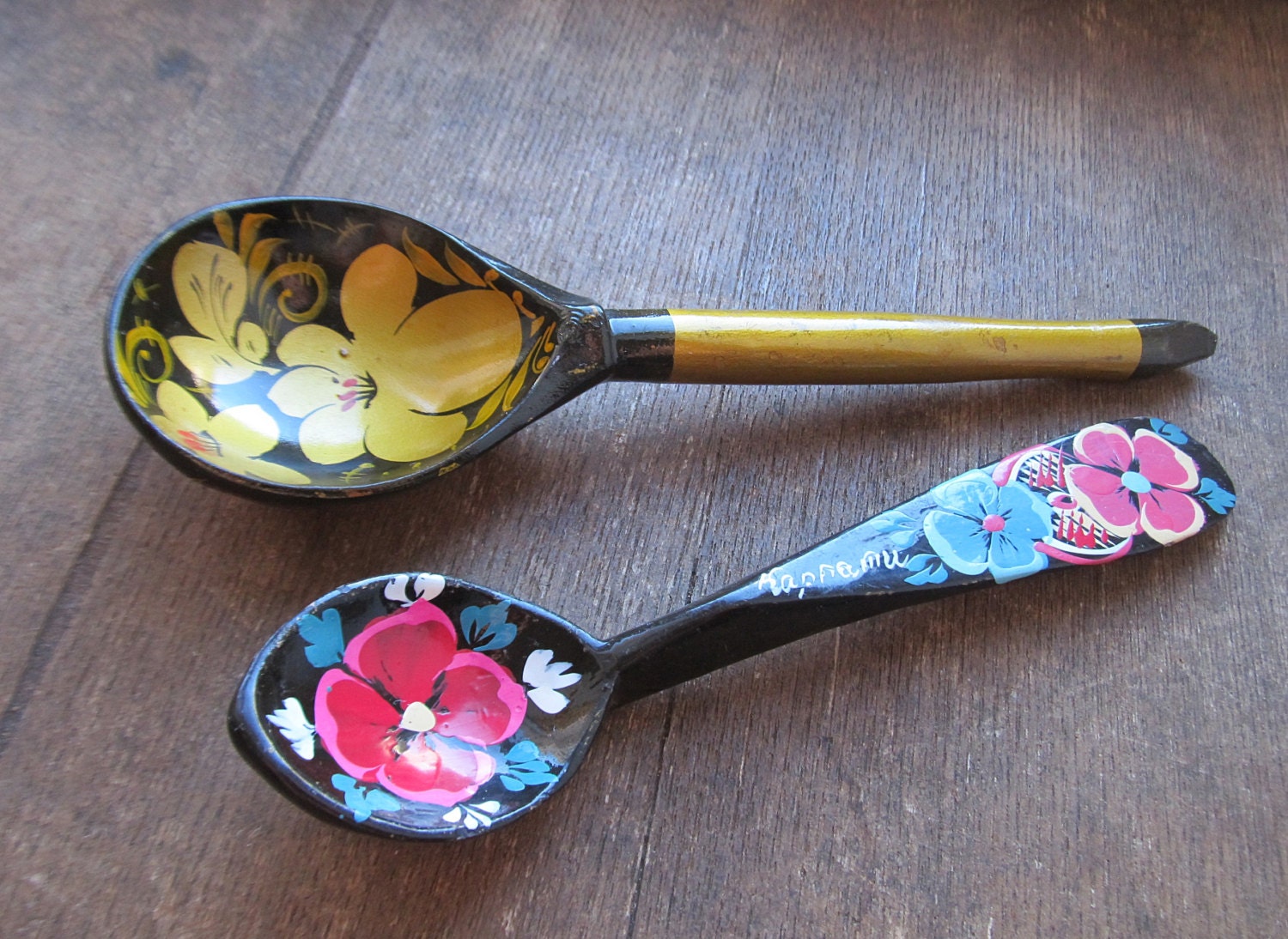 Traditional Russian wooden spoon, hand Painted Russian Folk Style ...