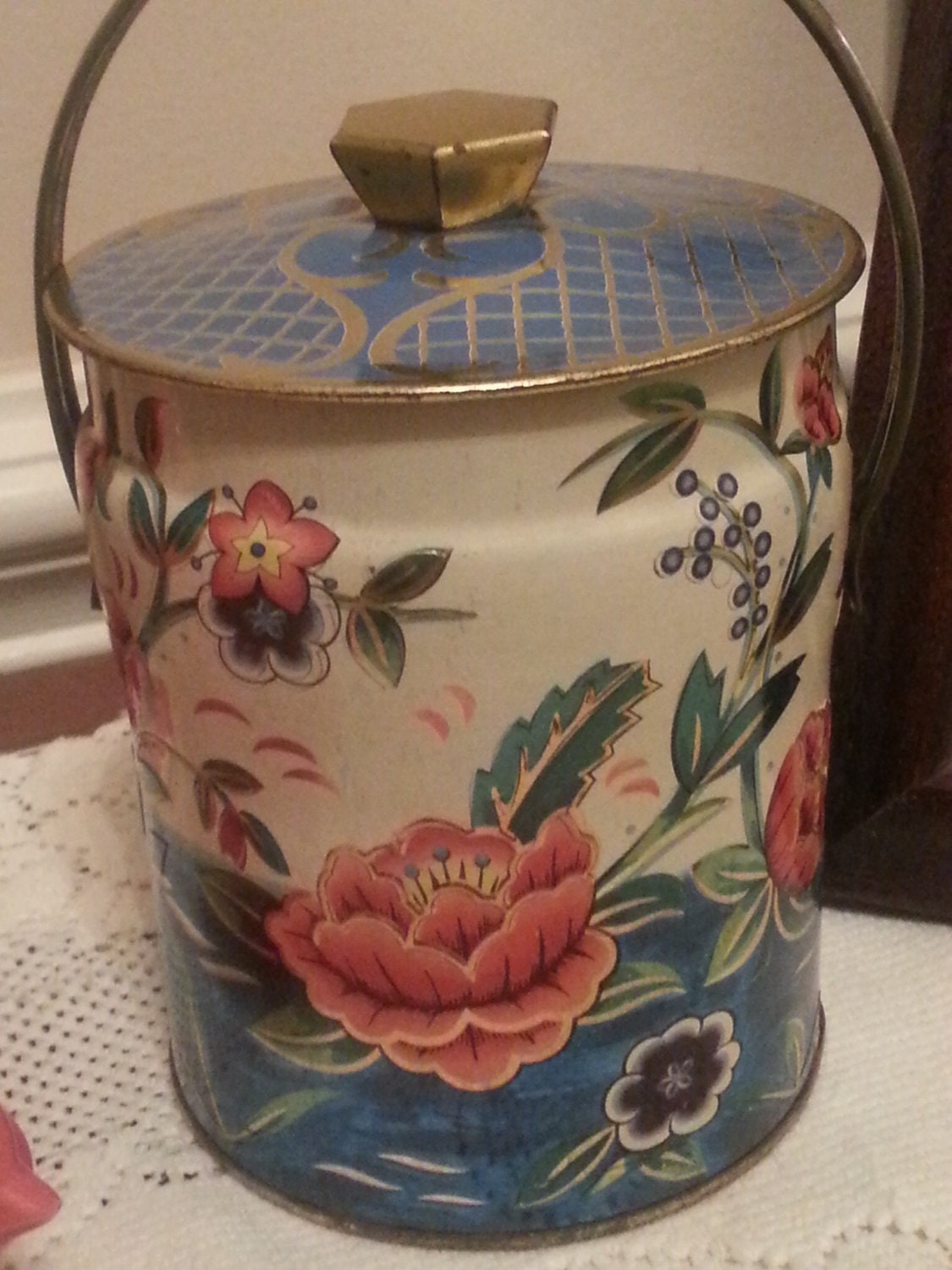 Vintage Murray Allen Floral Confections Tin, “Water Lilly”, Made in ...