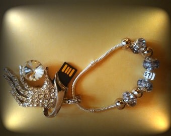 Flash drive necklace | Etsy