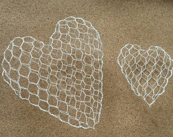 Items similar to Red distressed chicken wire frame/wall decor on Etsy