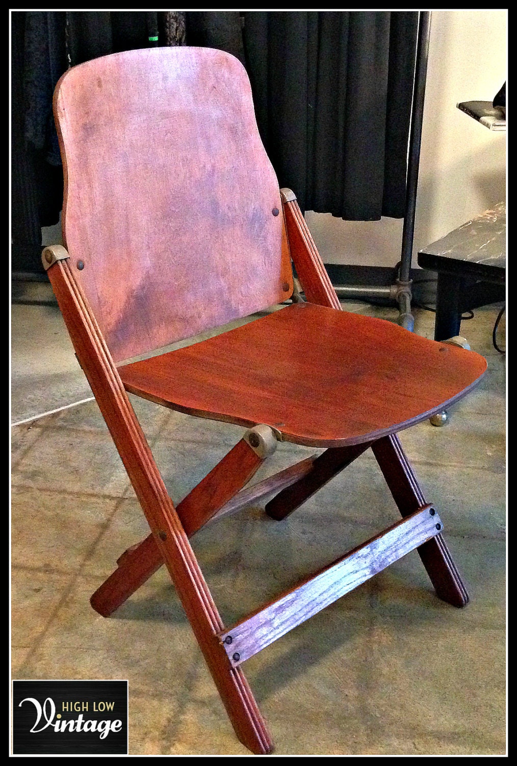 AMSECO WWII Era Wooden Folding Chairs – Set of 4 – Haute Juice