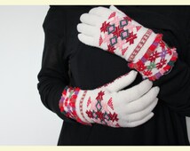 Popular items for nordic mittens on Etsy
