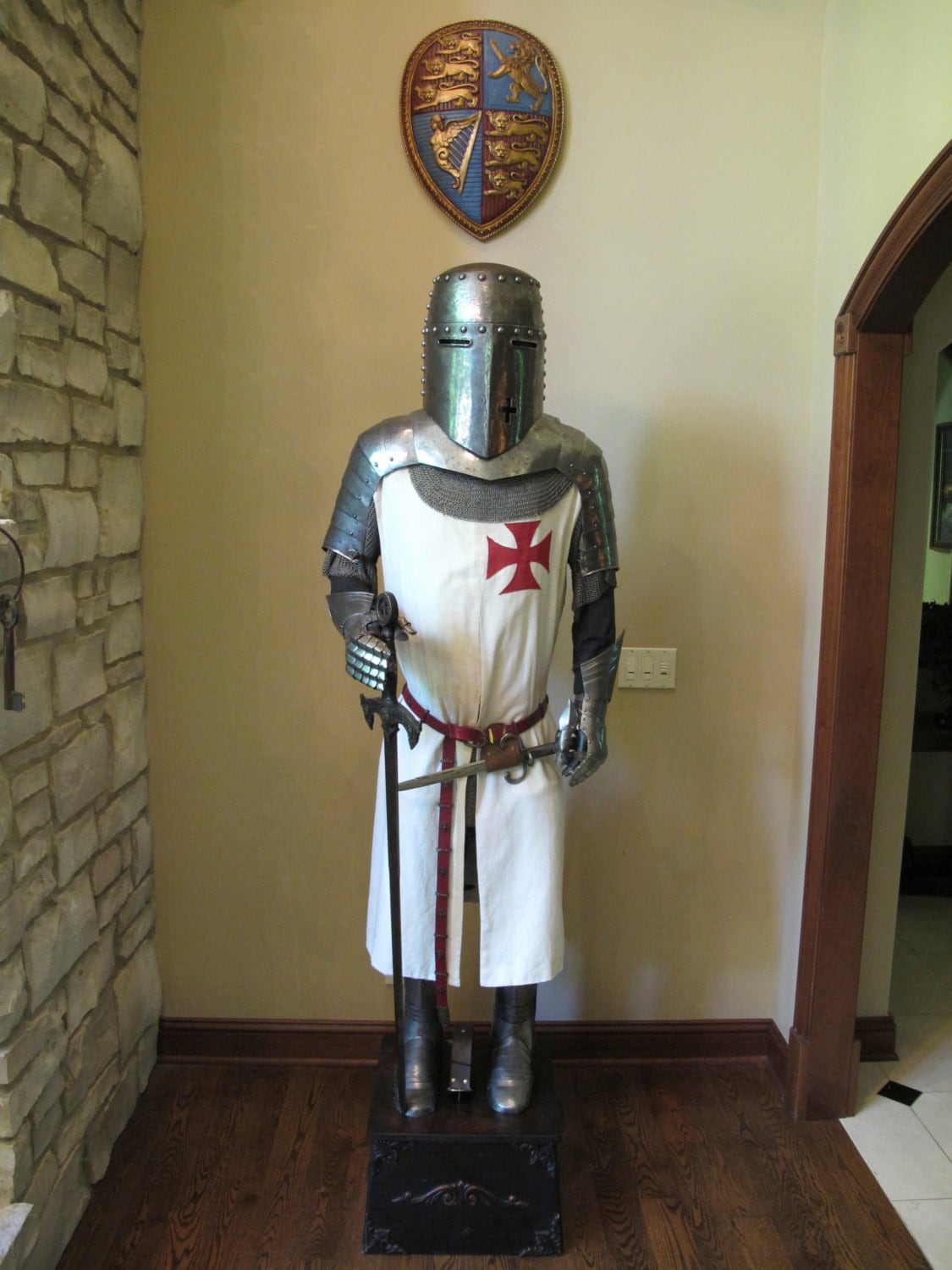 Composite Crusader Style Suit of Armor