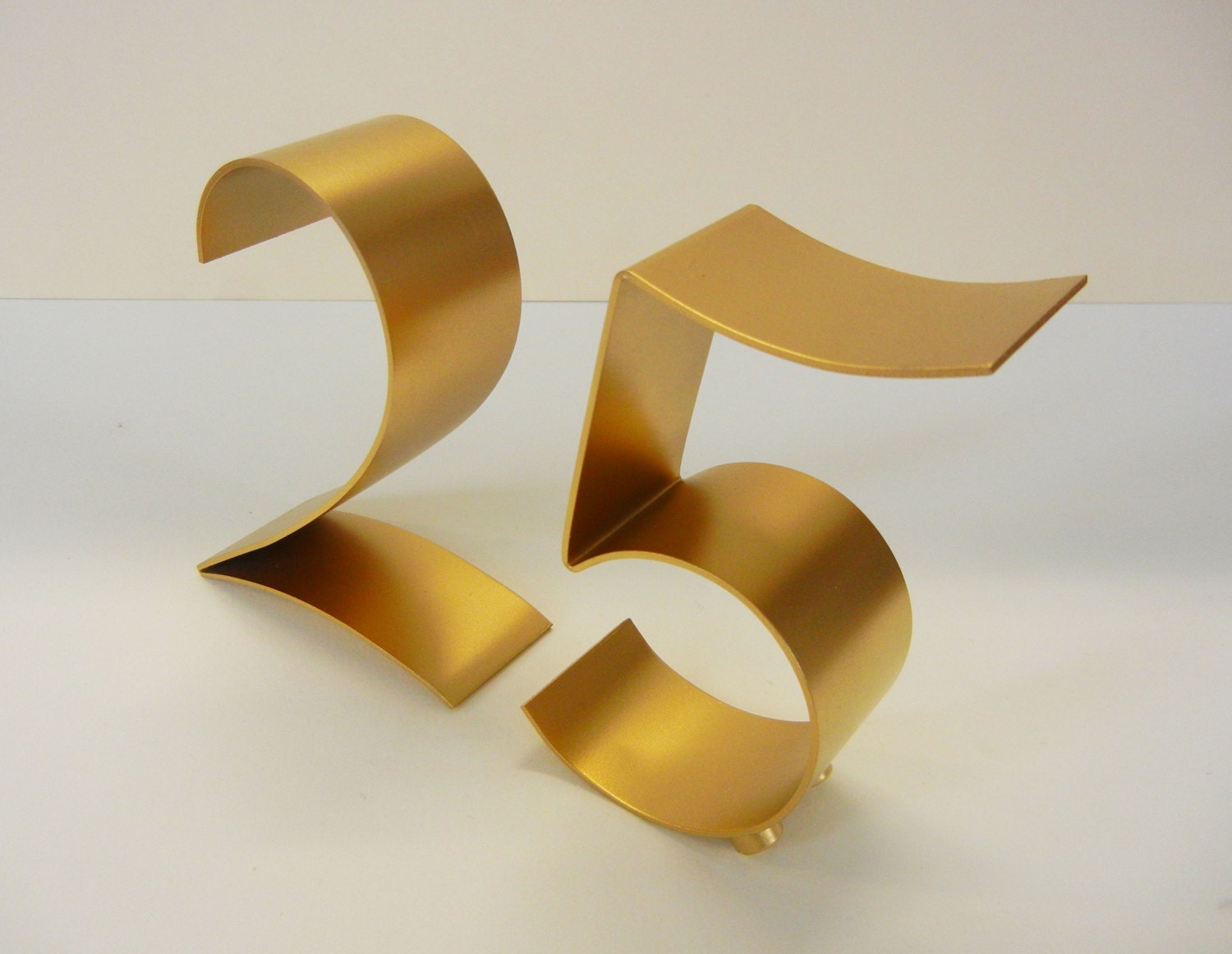 Metal table numbers freestanding for