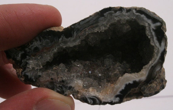 Geode Polished White and Black Quartz Agate Crystal by PreciousLTD