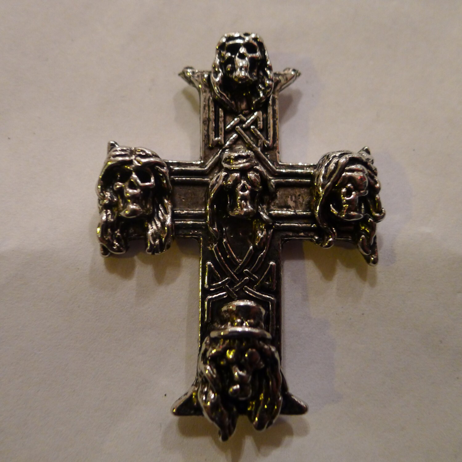 Deadstock 80’s GUNS N’ ROSES pin Pewter Die Cut Metal appetite for ...