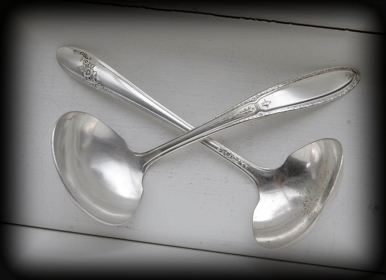 2 Vintage Ladles Queen Bess Silver Plated Gravy Ladle Isabella Silver ...