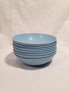 Baby blue melmac bowls set of 8, very good vintage condition-no chips