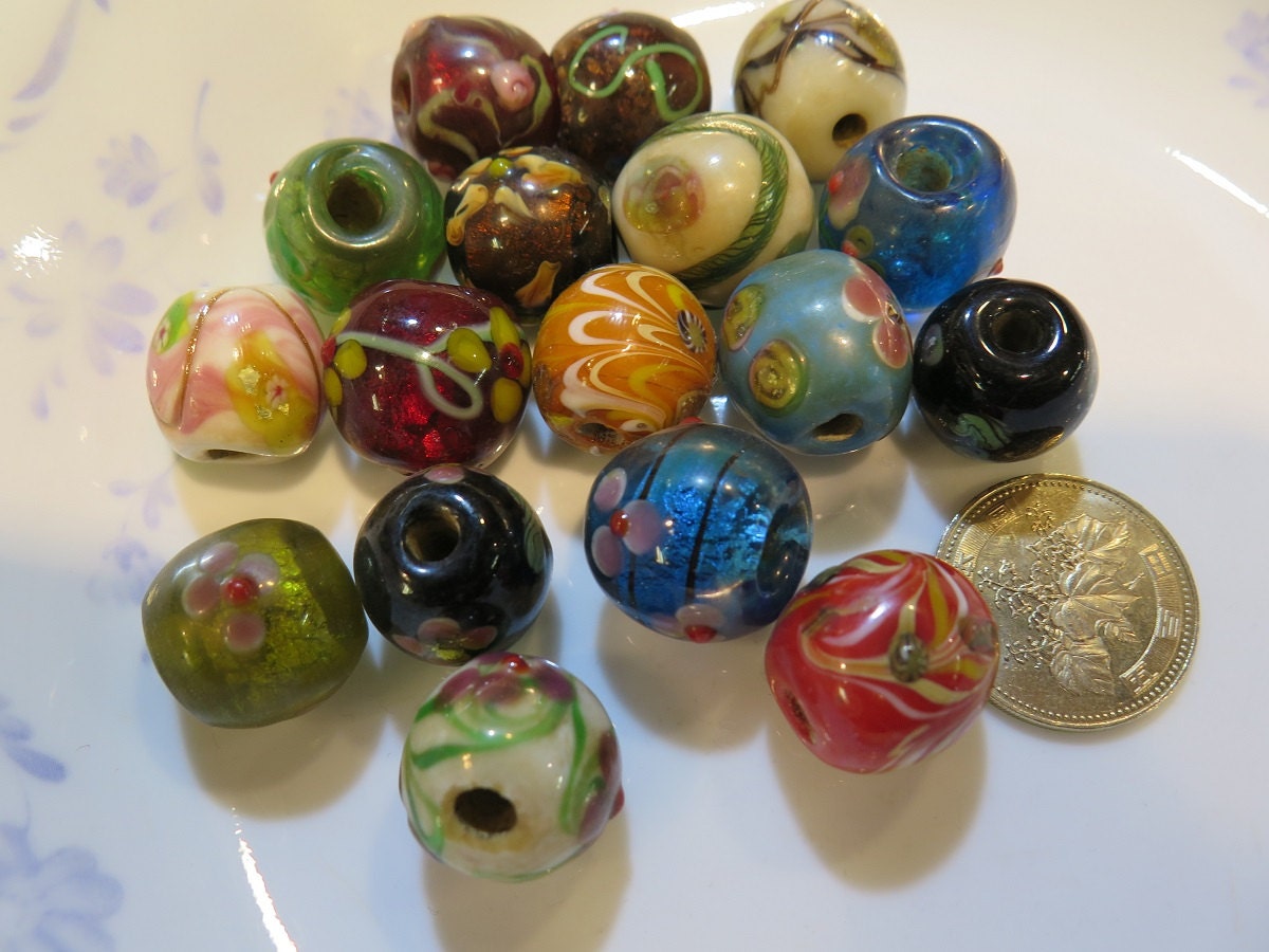 Lot of 22 pcs Japaneses handmade glass beads size 20 x 20 mm very nice ...