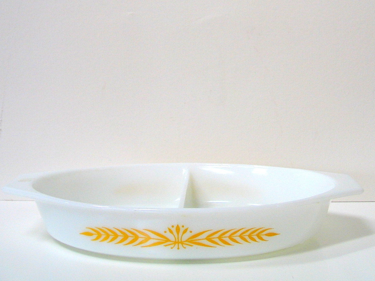 Vintage White Pyrex Royal Wheat Divided Bowl Dish – 1 1/2 Quart – Glass ...