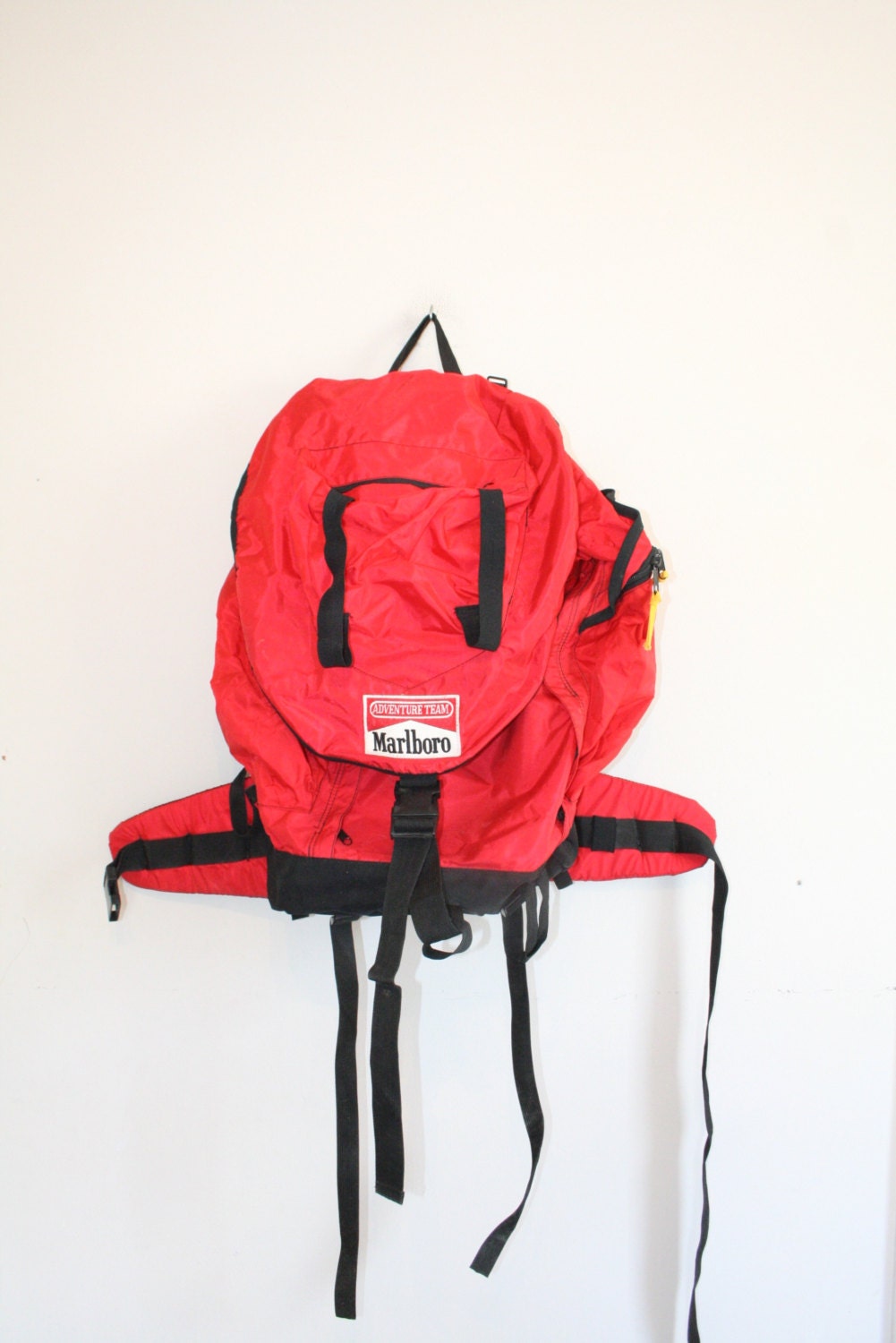 MARLBORO ADVENTURE BACKPACK // 90s // knapsack // camping