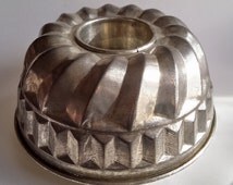 Popular items for vintage cake tins on Etsy