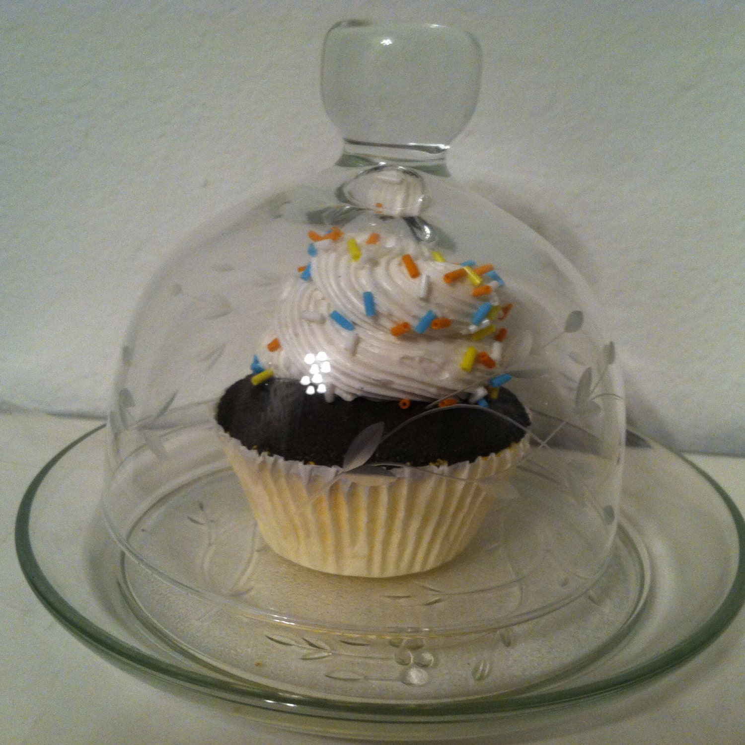 Gorgeous etched glass clear cupcake display cake stand cupcake stand ...