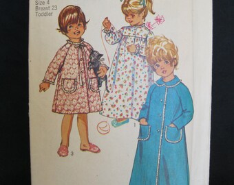 Size 8 Simplicity 3938 1952 girls circular by MinniesStitches