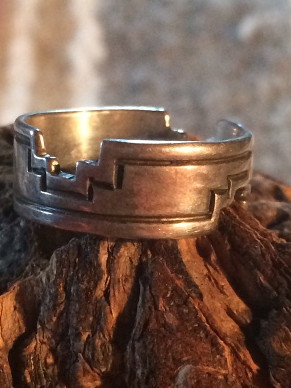 Vintage Handmade Native American Ring - Size 5 3/4