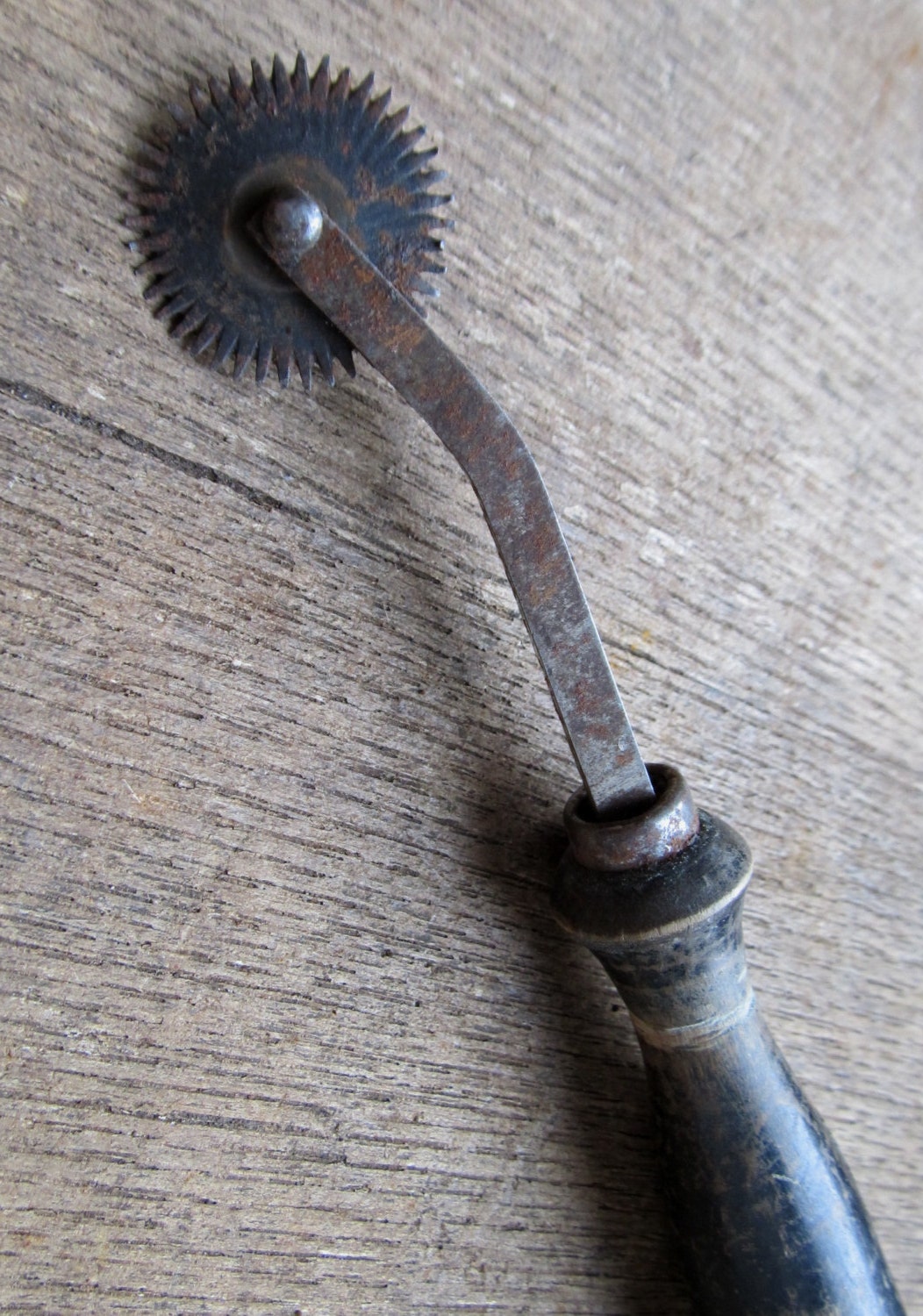 Pattern Tracer with Wooden Handle Tracing Wheel Sewing Tool