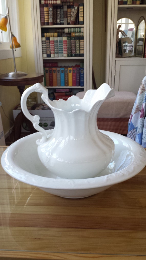 Antique Homer Laughlin Pitcher and Wash Basin 1919