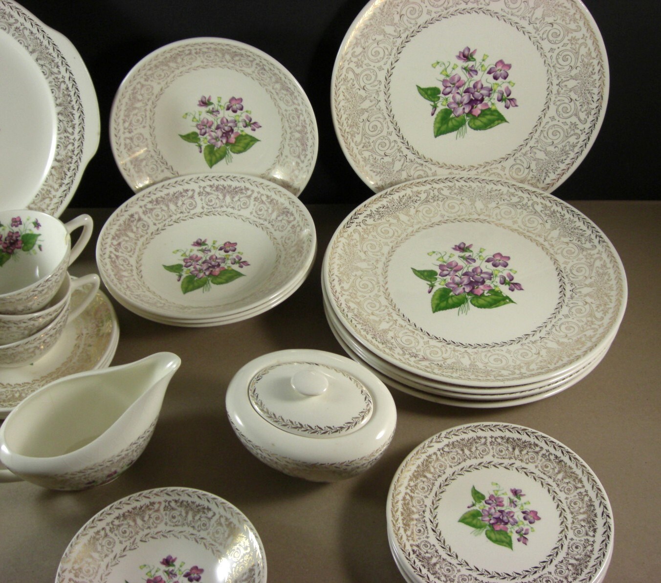 Cunningham Pickett Spring Violet China / 30 Pieces / 22kt