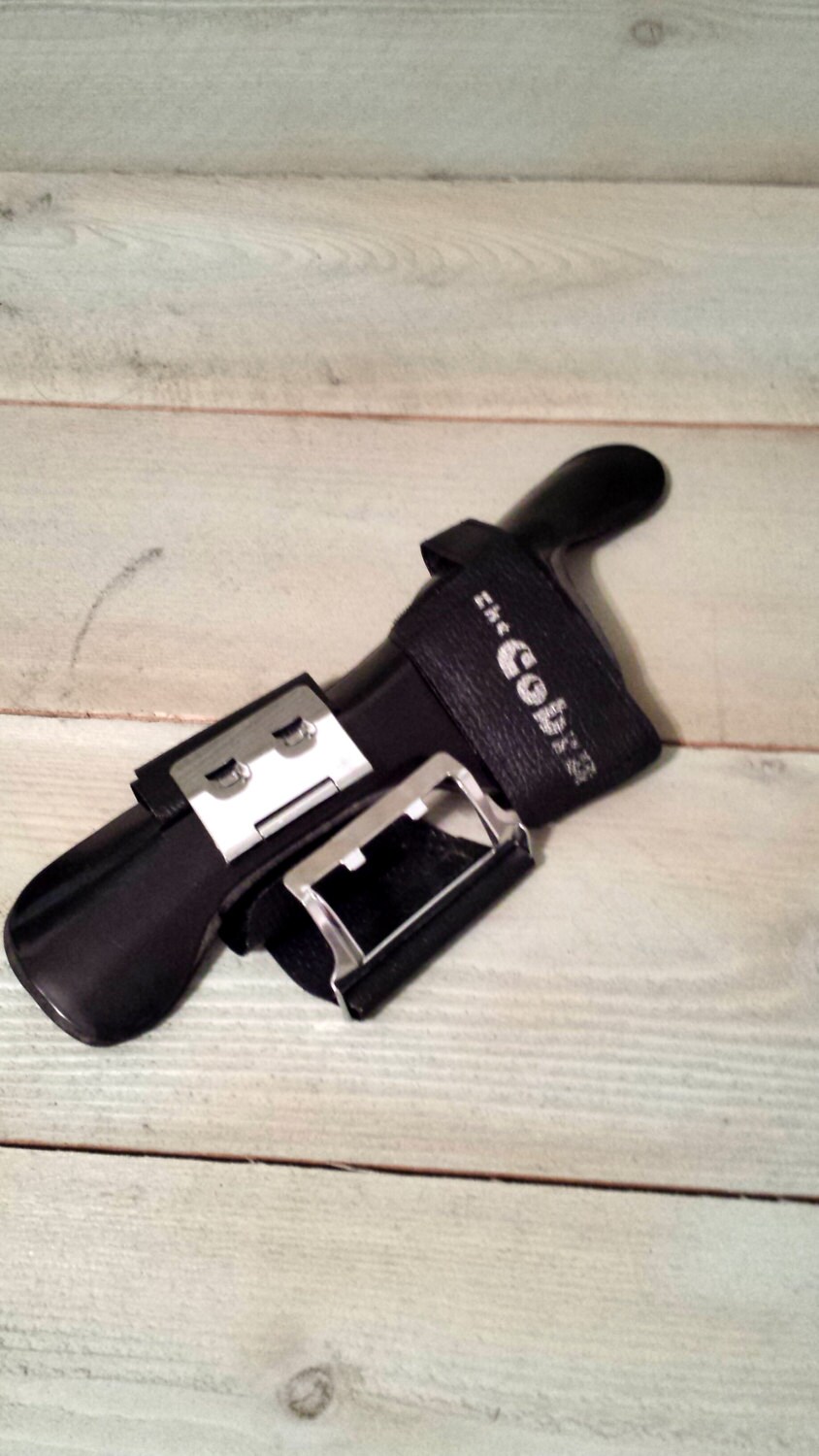 The Cobra Bowling Wrist Support